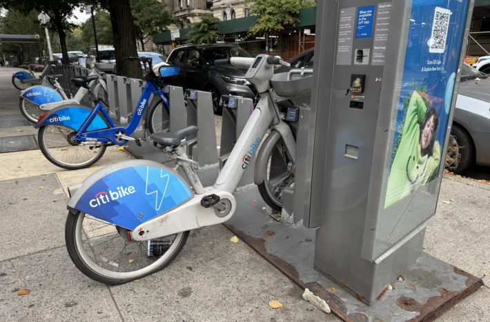 Pedestrians and cyclists colliding more on congested streets – The ...